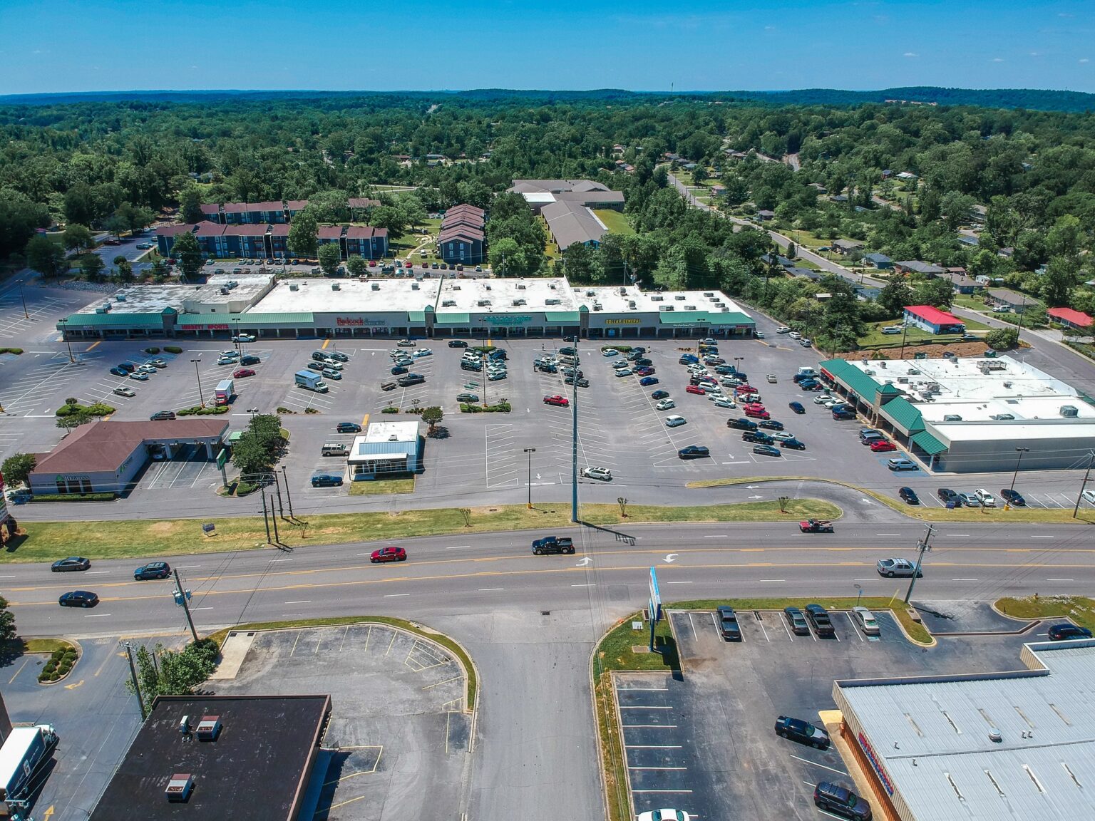 Center Point Shopping Center North - The Retail Companies