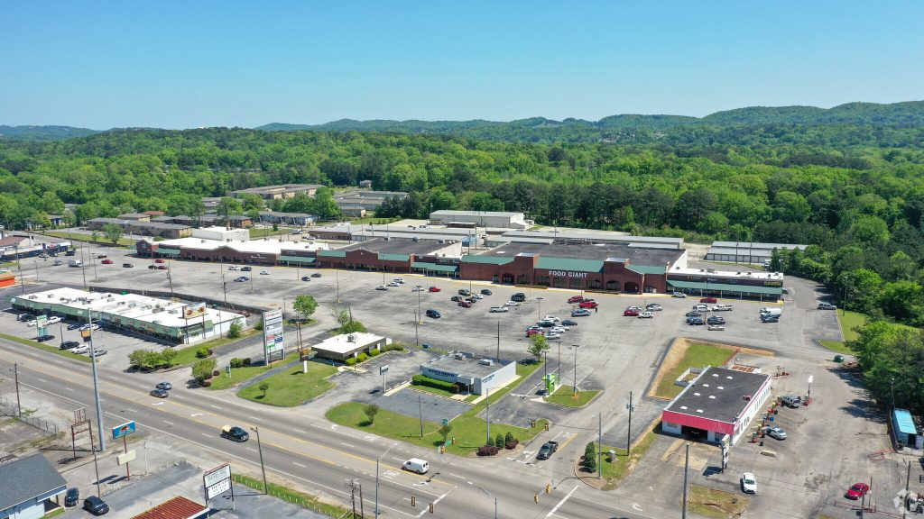 Center Point Shopping Center - The Retail Companies